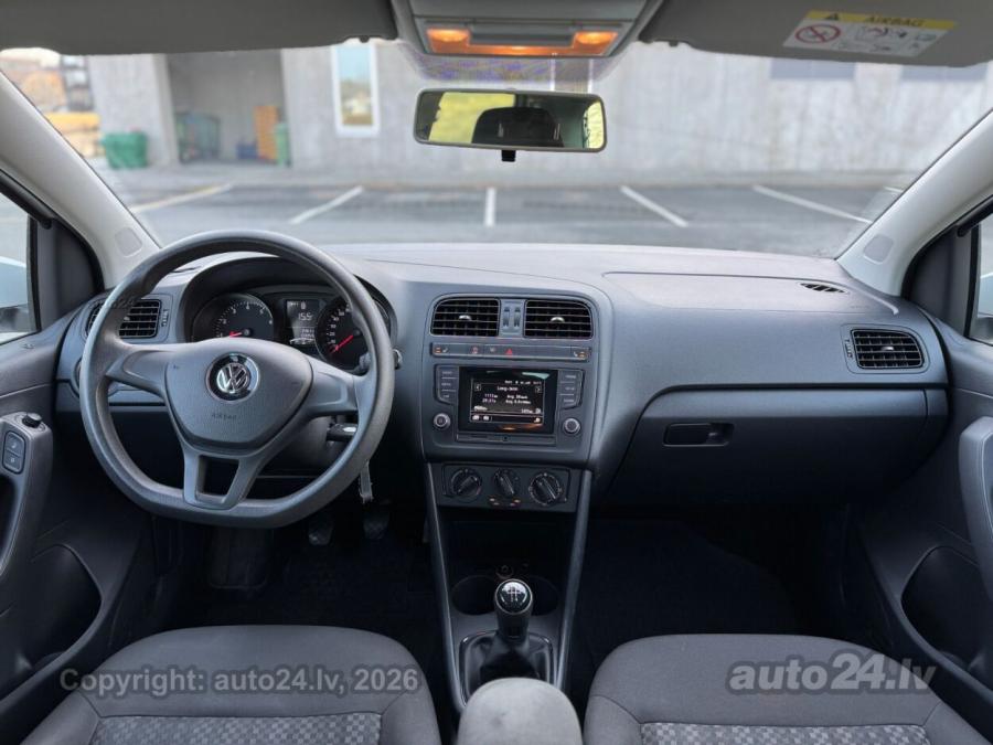 White Volkswagen Polo 2016 in Tallinn, with an engine capacity of 1.20 L and mileage of 104 thousand km for 5490 €, photo 12 on AUTOMOTO.COM.LV