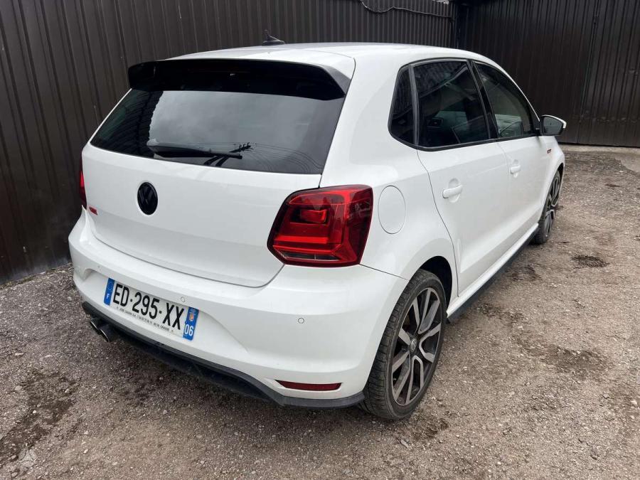 Balts Volkswagen Polo 2016 Kauņa, ar dzinēja tilpumu 1.80 L un nobraukumu 96 tūkst. km par 8500 €, foto 7 vietnē AUTOMOTO.COM.LV
