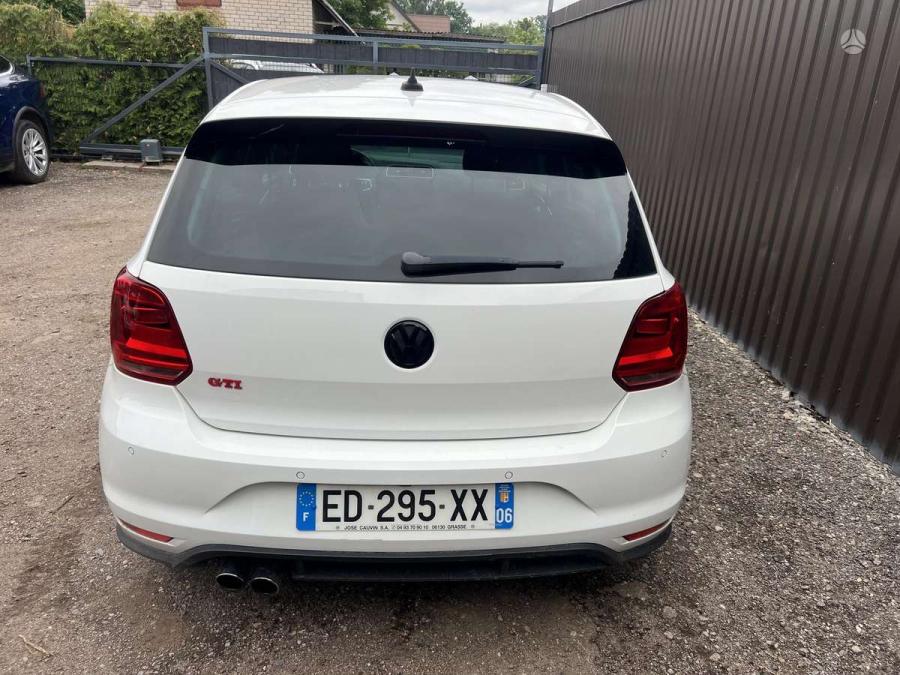 Balts Volkswagen Polo 2016 Kauņa, ar dzinēja tilpumu 1.80 L un nobraukumu 96 tūkst. km par 8500 €, foto 9 vietnē AUTOMOTO.COM.LV