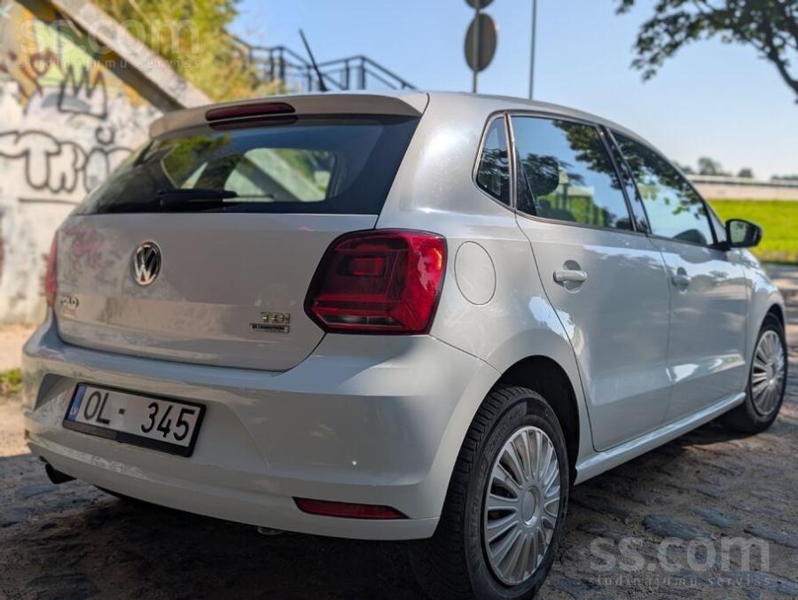 White Volkswagen Polo 2016 in Jekabpils, with an engine capacity of 1.40 L and mileage of 290 thousand km for 5250 €, photo 4 on AUTOMOTO.COM.LV