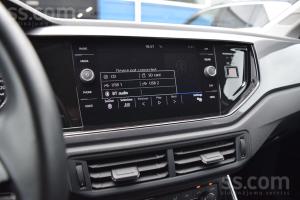Белый Фольксваген Поло 2017 в Рига, объемом двигателя 1.00 л и пробегом 90 тыс. км за 11900 €, фото 8 на AUTOMOTO.COM.LV