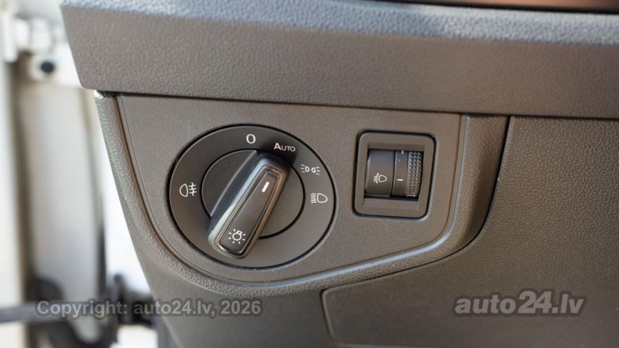 Balts Volkswagen Polo 2018 Tallina, ar dzinēja tilpumu 1.60 L un nobraukumu 199 tūkst. km par 6000 €, foto 14 vietnē AUTOMOTO.COM.LV