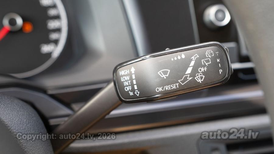 Balts Volkswagen Polo 2018 Tallina, ar dzinēja tilpumu 1.60 L un nobraukumu 324 tūkst. km par 5000 €, foto 7 vietnē AUTOMOTO.COM.LV