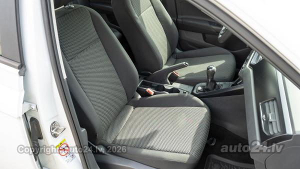 Balts Volkswagen Polo 2018 Tallina, ar dzinēja tilpumu 1.60 L un nobraukumu 324 tūkst. km par 5000 €, foto 8 vietnē AUTOMOTO.COM.LV