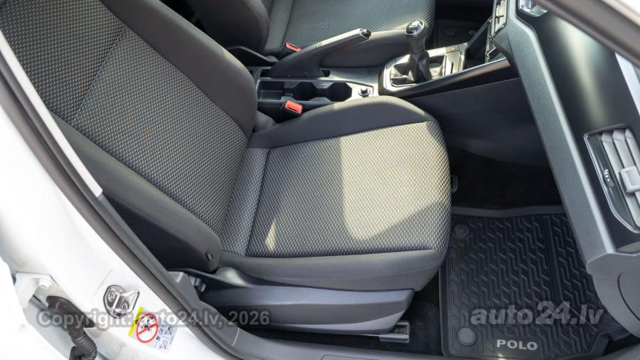 Balts Volkswagen Polo 2018 Tallina, ar dzinēja tilpumu 1.60 L un nobraukumu 233 tūkst. km par 5500 €, foto 15 vietnē AUTOMOTO.COM.LV