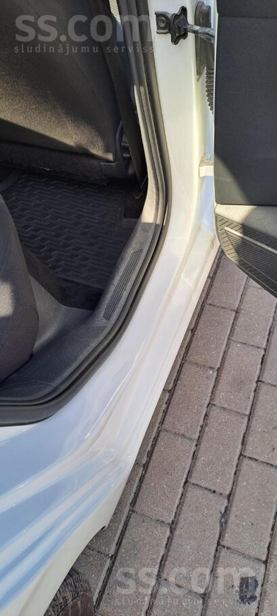 Balts Volkswagen Polo 2018 Rīga, ar dzinēja tilpumu 1.00 L un nobraukumu 207 tūkst. km par 5500 €, foto 13 vietnē AUTOMOTO.COM.LV