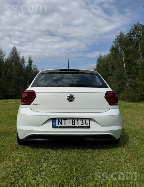White Volkswagen Polo 2018 in Ogre, with an engine capacity of 1.60 L and mileage of 211 thousand km for 8200 €, photo 4 on AUTOMOTO.COM.LV