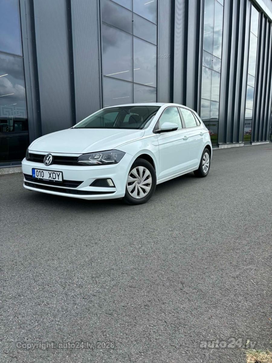 White Volkswagen Polo 2018 in Tallinn, with an engine capacity of 1.60 L and mileage of 198 thousand km for 8999 €, photo 1 on AUTOMOTO.COM.LV
