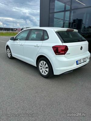 White Volkswagen Polo 2018 in Tallinn, with an engine capacity of 1.60 L and mileage of 198 thousand km for 8999 €, photo 8 on AUTOMOTO.COM.LV