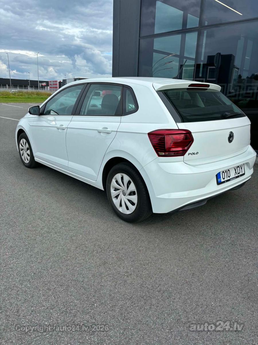 White Volkswagen Polo 2018 in Tallinn, with an engine capacity of 1.60 L and mileage of 198 thousand km for 8999 €, photo 8 on AUTOMOTO.COM.LV