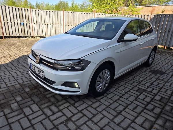 White Volkswagen Polo 2018 in Klaipeda, with an engine capacity of 1.00 L and mileage of 280 thousand km for 5580 €, photo 1 on AUTOMOTO.COM.LV