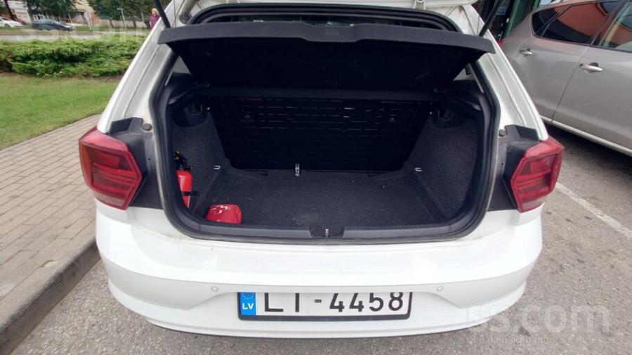 Balts Volkswagen Polo 2018 Rīga, ar dzinēja tilpumu 1.00 L un nobraukumu 118 tūkst. km par 5500 €, foto 7 vietnē AUTOMOTO.COM.LV