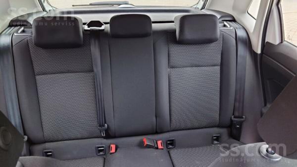 Volkswagen Polo 2018 Rīga vietnē Balts Volkswagen Polo 2018 Rīga, ar dzinēja tilpumu 1.00 L un nobraukumu 118 tūkst. km par 5500 €, foto 8 vietnē AUTOMOTO.COM.LV