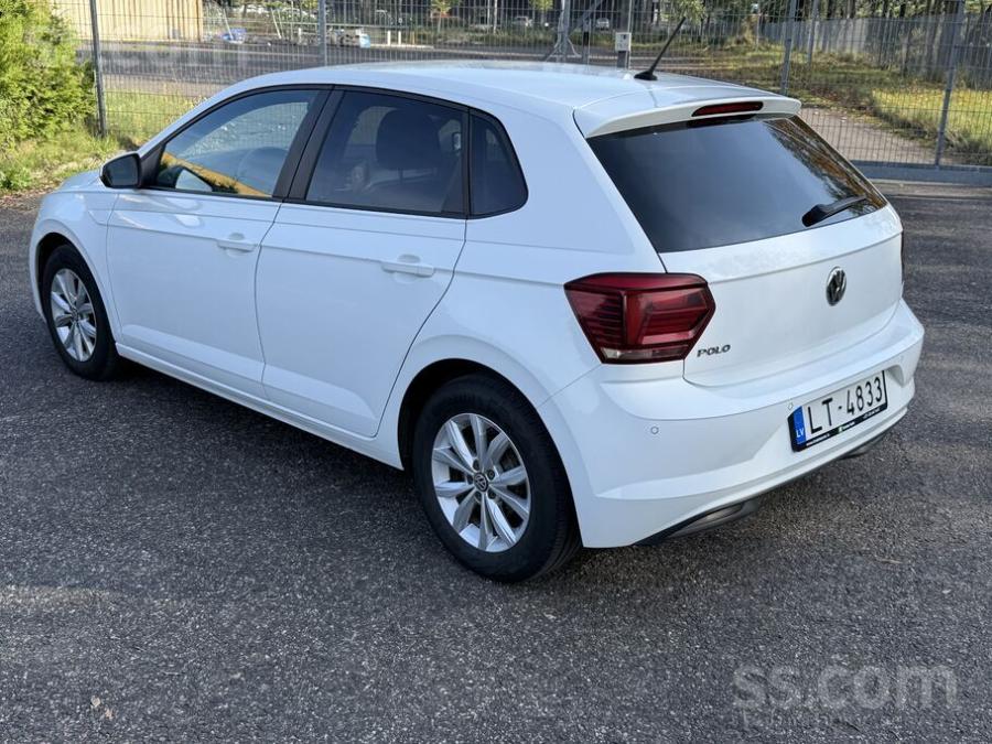 White Volkswagen Polo 2018 in Riga, with an engine capacity of 1.60 L and mileage of 289 thousand km for 5300 €, photo 4 on AUTOMOTO.COM.LV