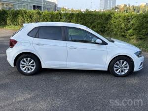 White Volkswagen Polo 2018 in Riga, with an engine capacity of 1.60 L and mileage of 289 thousand km for 5300 €, photo 7 on AUTOMOTO.COM.LV