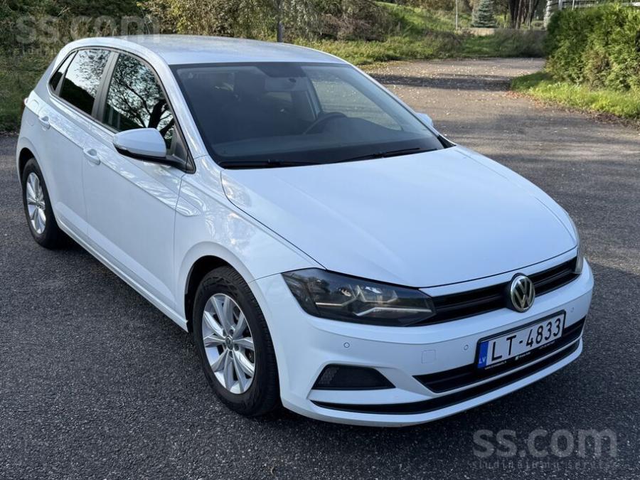 White Volkswagen Polo 2018 in Riga, with an engine capacity of 1.60 L and mileage of 289 thousand km for 5300 €, photo 8 on AUTOMOTO.COM.LV
