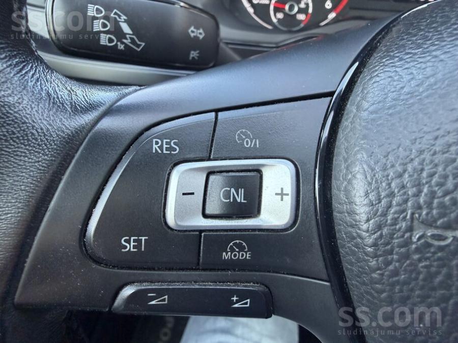 White Volkswagen Polo 2018 in Riga, with an engine capacity of 1.60 L and mileage of 289 thousand km for 5300 €, photo 13 on AUTOMOTO.COM.LV