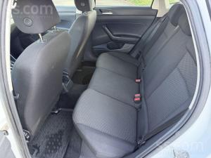 White Volkswagen Polo 2018 in Riga, with an engine capacity of 1.60 L and mileage of 289 thousand km for 5300 €, photo 14 on AUTOMOTO.COM.LV