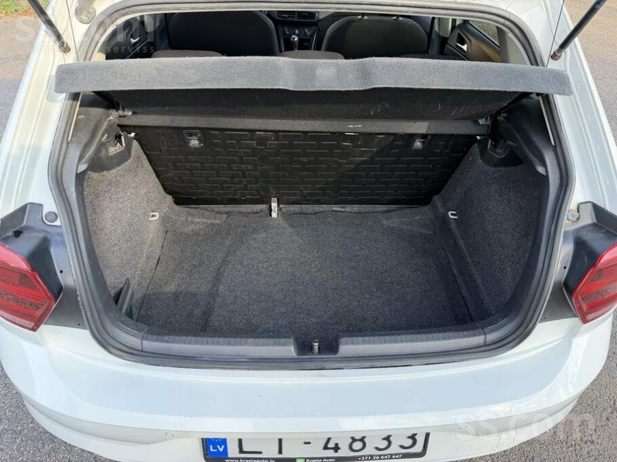 White Volkswagen Polo 2018 in Riga, with an engine capacity of 1.60 L and mileage of 289 thousand km for 5300 €, photo 15 on AUTOMOTO.COM.LV