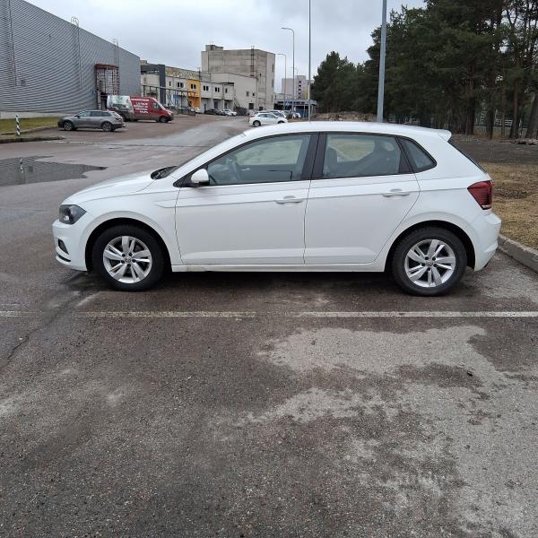 White Volkswagen Polo 2019 in Tallinn, with an engine capacity of 1.60 L and mileage of 110 thousand km for 8500 €, photo 4 on AUTOMOTO.COM.LV