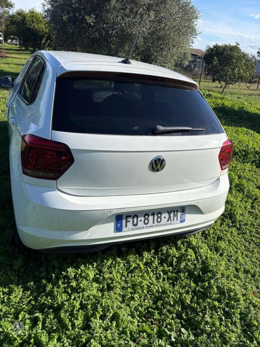 Balts Volkswagen Polo 2020 Tauragė, ar dzinēja tilpumu 1.00 L un nobraukumu 45 tūkst. km par 5500 €, foto 4 vietnē AUTOMOTO.COM.LV