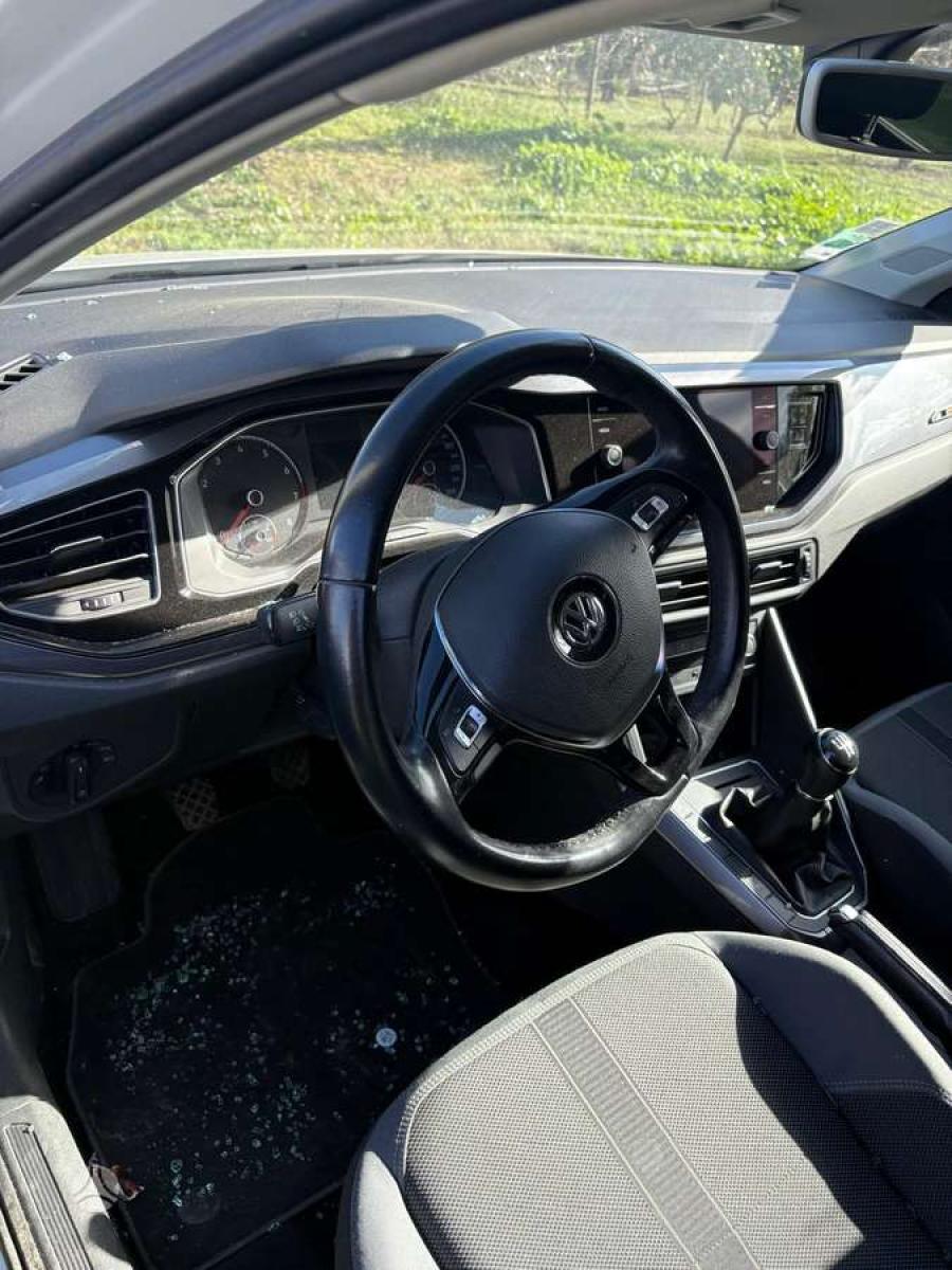 Balts Volkswagen Polo 2020 Tauragė, ar dzinēja tilpumu 1.00 L un nobraukumu 45 tūkst. km par 5500 €, foto 11 vietnē AUTOMOTO.COM.LV
