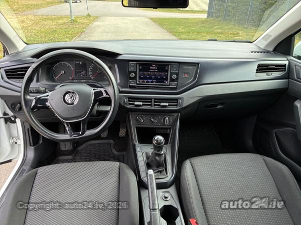 White Volkswagen Polo 2020 in Tallinn, with an engine capacity of 1.00 L and mileage of 73 thousand km for 9900 €, photo 6 on AUTOMOTO.COM.LV