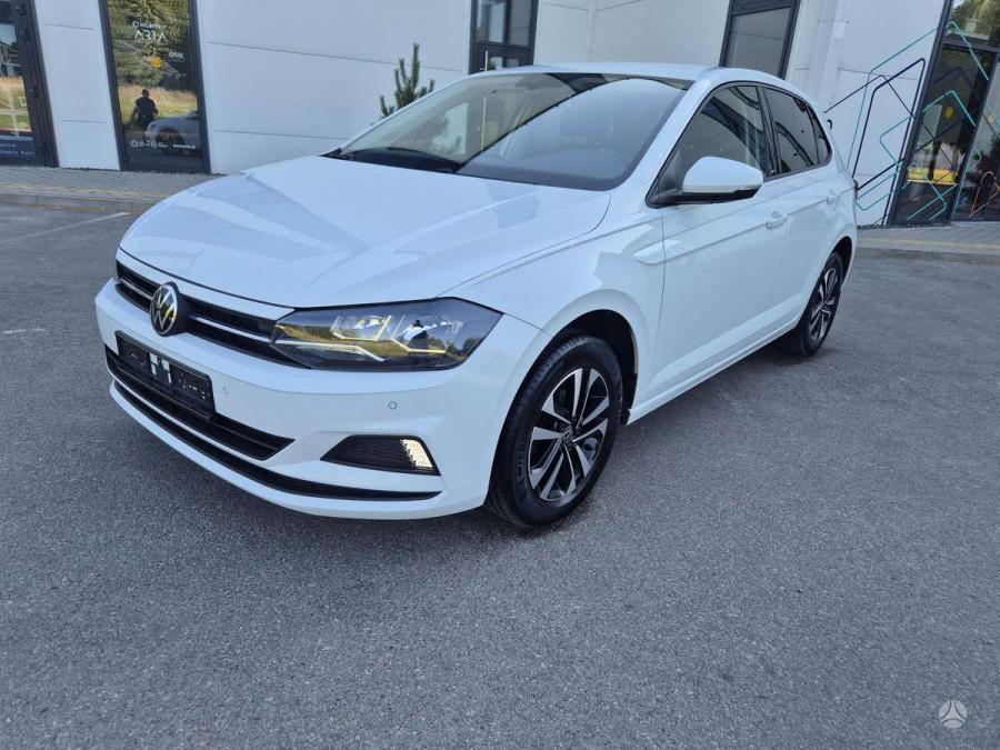White Volkswagen Polo 2020 in Kaunas, with an engine capacity of 1.00 L and mileage of 230 thousand km for 9990 €, photo 1 on AUTOMOTO.COM.LV