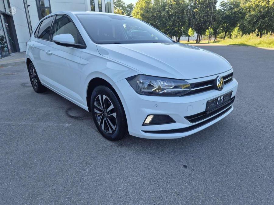 White Volkswagen Polo 2020 in Kaunas, with an engine capacity of 1.00 L and mileage of 230 thousand km for 9990 €, photo 3 on AUTOMOTO.COM.LV
