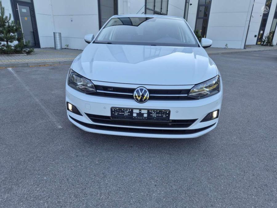 White Volkswagen Polo 2020 in Kaunas, with an engine capacity of 1.00 L and mileage of 230 thousand km for 9990 €, photo 4 on AUTOMOTO.COM.LV