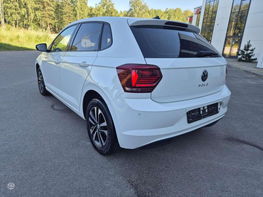 White Volkswagen Polo 2020 in Kaunas, with an engine capacity of 1.00 L and mileage of 230 thousand km for 9990 €, photo 5 on AUTOMOTO.COM.LV
