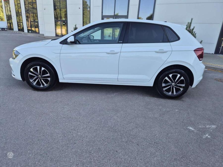 White Volkswagen Polo 2020 in Kaunas, with an engine capacity of 1.00 L and mileage of 230 thousand km for 9990 €, photo 9 on AUTOMOTO.COM.LV