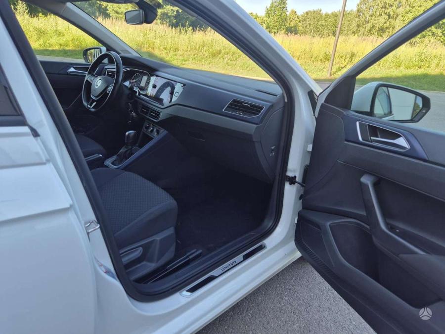 White Volkswagen Polo 2020 in Kaunas, with an engine capacity of 1.00 L and mileage of 230 thousand km for 9990 €, photo 15 on AUTOMOTO.COM.LV
