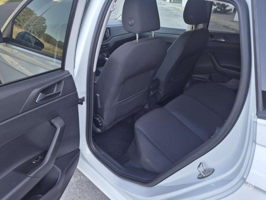 White Volkswagen Polo 2020 in Kaunas, with an engine capacity of 1.00 L and mileage of 230 thousand km for 9990 €, photo 16 on AUTOMOTO.COM.LV