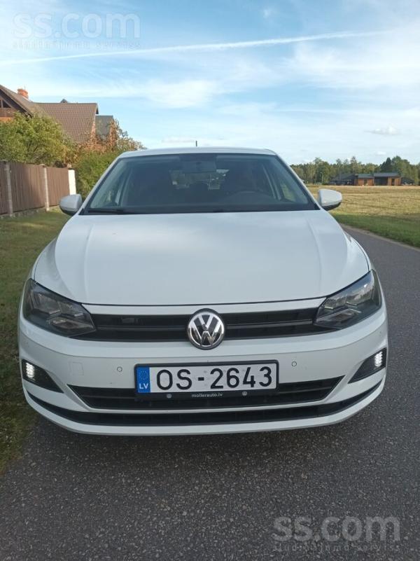 Volkswagen Polo 2020 in Riga on AUTOMOTO.COM.LV White Volkswagen Polo 2020 in Riga, with an engine capacity of 1.00 L and mileage of 147 thousand km for 8700 €, photo 3 on AUTOMOTO.COM.LV