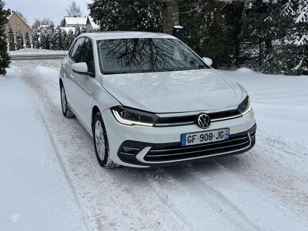 Balts Volkswagen Polo 2022 Kauņa, ar dzinēja tilpumu 1.00 L un nobraukumu 45 tūkst. km par 12800 €, foto 1 vietnē AUTOMOTO.COM.LV