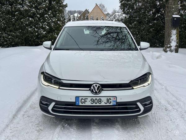 Balts Volkswagen Polo 2022 Kauņa, ar dzinēja tilpumu 1.00 L un nobraukumu 45 tūkst. km par 12800 €, foto 2 vietnē AUTOMOTO.COM.LV