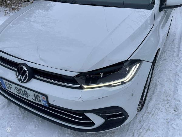 Balts Volkswagen Polo 2022 Kauņa, ar dzinēja tilpumu 1.00 L un nobraukumu 45 tūkst. km par 12800 €, foto 4 vietnē AUTOMOTO.COM.LV