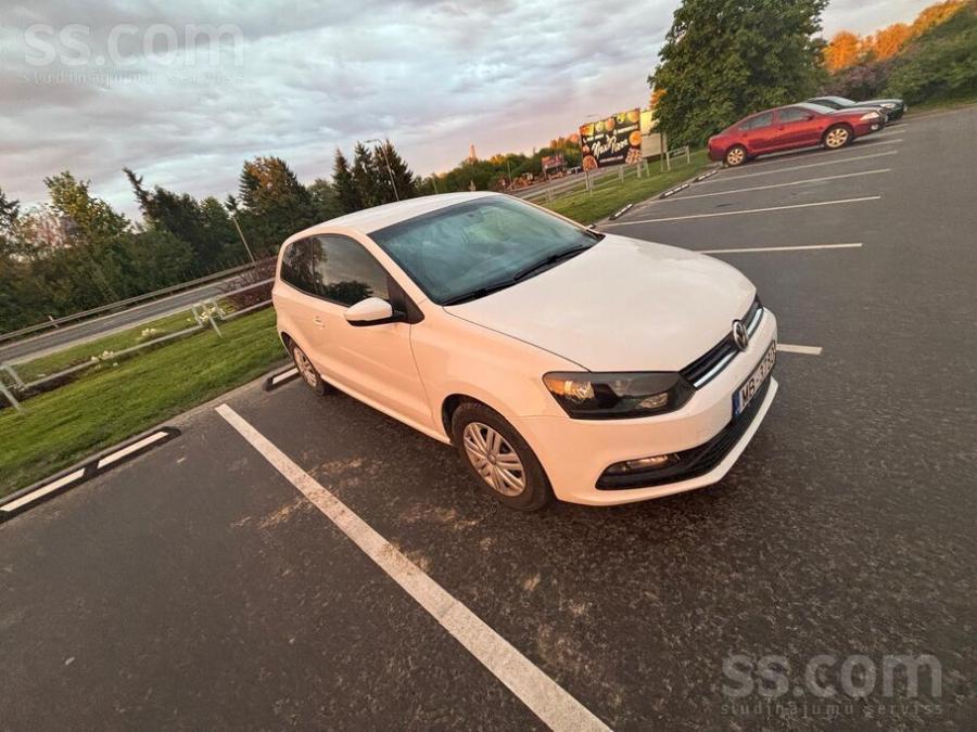Balts Volkswagen Polo 2015 Rīga, ar dzinēja tilpumu 1.40 L un nobraukumu 320 tūkst. km par 4499 €, foto 4 vietnē AUTOMOTO.COM.LV