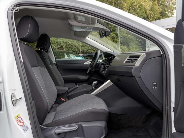 Balts Volkswagen Polo 2024 Kauņa, ar dzinēja tilpumu 1.00 L un nobraukumu 12 tūkst. km par 22390 €, foto 3 vietnē AUTOMOTO.COM.LV