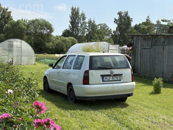 White Volkswagen Polo 1998 in Daugavpils, with an engine capacity of 1.70 L and mileage of 115 thousand km for 500 €, photo 4 on AUTOMOTO.COM.LV