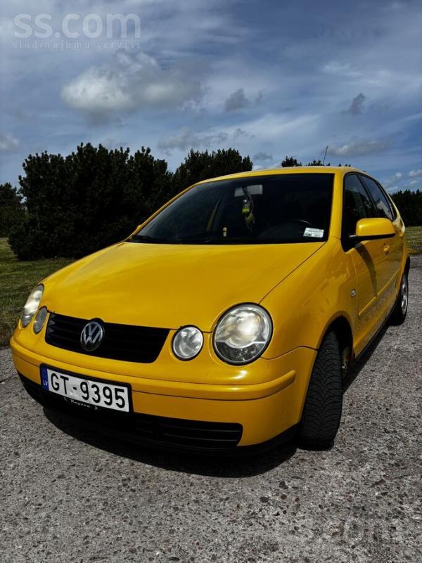 Yellow Volkswagen Polo 2004 in Liepaja, with an engine capacity of 1.40 L and mileage of 213 thousand km for 900 €, photo 1 on AUTOMOTO.COM.LV