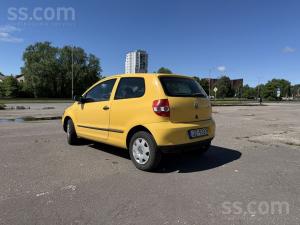 Yellow Volkswagen Polo 2006 in Riga, with an engine capacity of 1.20 L and mileage of 109 thousand km for 1850 €, photo 6 on AUTOMOTO.COM.LV