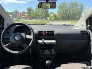 Yellow Volkswagen Polo 2006 in Riga, with an engine capacity of 1.20 L and mileage of 109 thousand km for 1850 €, photo 10 on AUTOMOTO.COM.LV