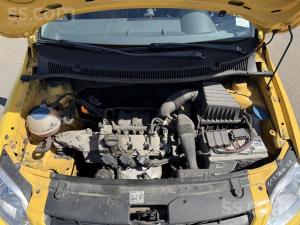Yellow Volkswagen Polo 2006 in Riga, with an engine capacity of 1.20 L and mileage of 109 thousand km for 1850 €, photo 14 on AUTOMOTO.COM.LV