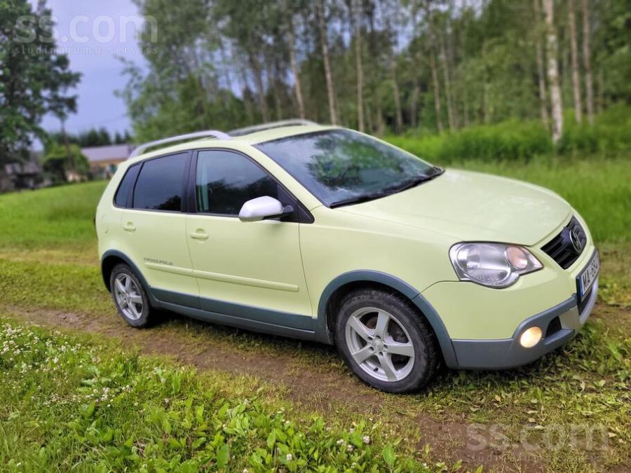 Yellow Volkswagen Polo 2007 in Ogre, with an engine capacity of 1.90 L and mileage of 338 thousand km for 2850 €, photo 2 on AUTOMOTO.COM.LV