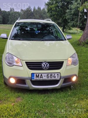 Yellow Volkswagen Polo 2007 in Ogre, with an engine capacity of 1.90 L and mileage of 338 thousand km for 2850 €, photo 4 on AUTOMOTO.COM.LV