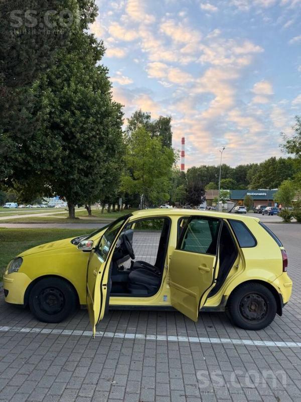 Dzeltens Volkswagen Polo 2007 Rīga, ar dzinēja tilpumu 1.40 L un nobraukumu 327 tūkst. km par 1500 €, foto 1 vietnē AUTOMOTO.COM.LV