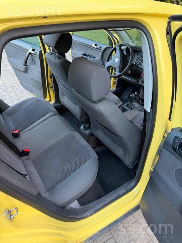 Dzeltens Volkswagen Polo 2007 Rīga, ar dzinēja tilpumu 1.40 L un nobraukumu 327 tūkst. km par 1500 €, foto 6 vietnē AUTOMOTO.COM.LV