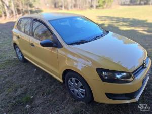 Dzeltens Volkswagen Polo 2011 Kauņa, ar dzinēja tilpumu 1.20 L un nobraukumu 143 tūkst. km par 3700 €, foto  vietnē AUTOMOTO.COM.LV